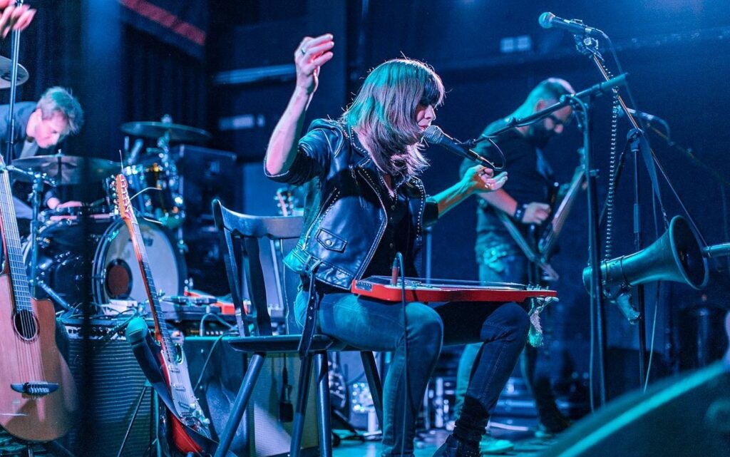 Introducing: Tarantino-esque americana desert rockers BLACK SWIFT ...