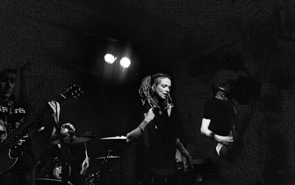 Lithuanian d-beat hardcore band MANACLES discuss new album, local punk ...