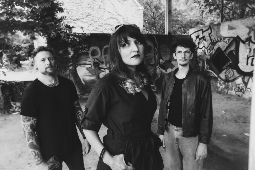 Aurora Redux - gloomy synth driven act SLOW CRUSH premiere new music ...