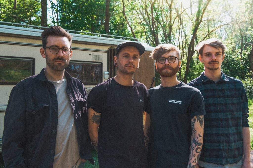 Hearty punk rockers CATAPULTS tug on the nostalgic strings with new ...