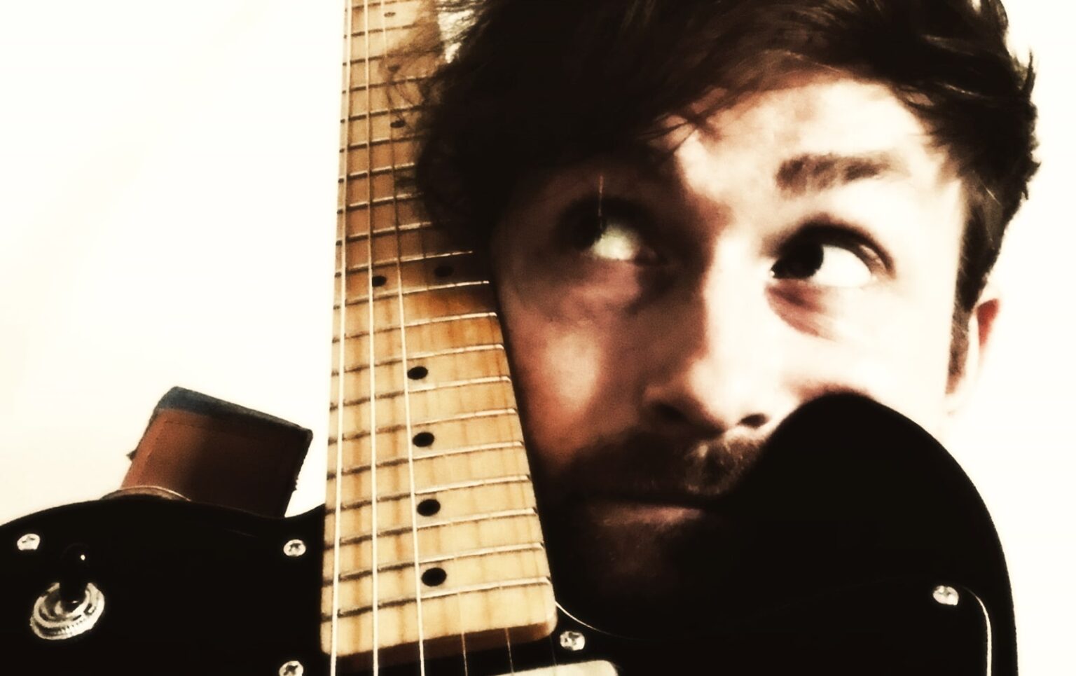 Mellow singer-songwriter THE BOY AND THE TELE conducts emotional self ...