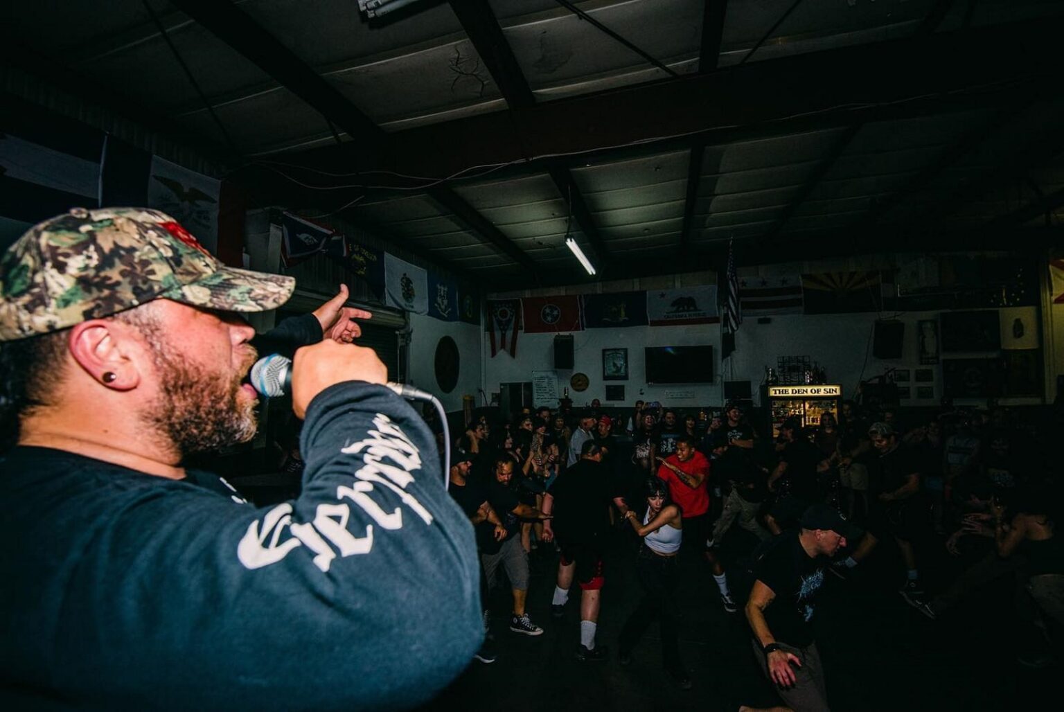 LA hardcore pack ARCLINE share new single REPTILE, featuring Mikey Hood ...