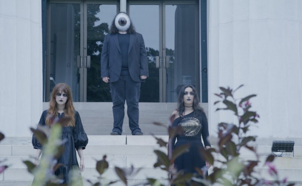 NADA Y NADA evokes visions of symmetry and speaks of deep delirium and ...