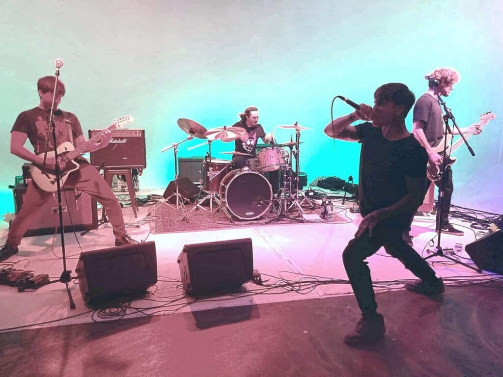 French hardcore punks BRIQUE reveal debut EP, speaks against the ...
