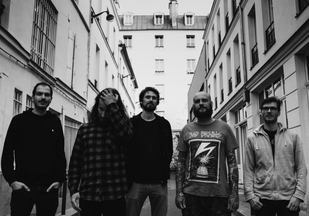 VALVE uncovers a gloomy, dark world of heavy sludge metal ...