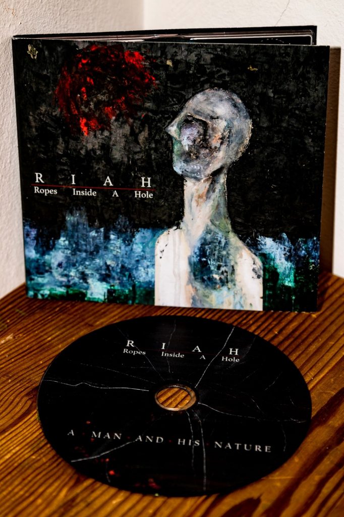 ROPES INSIDE A HOLE delve into the concepts of seclusion and loneliness ...