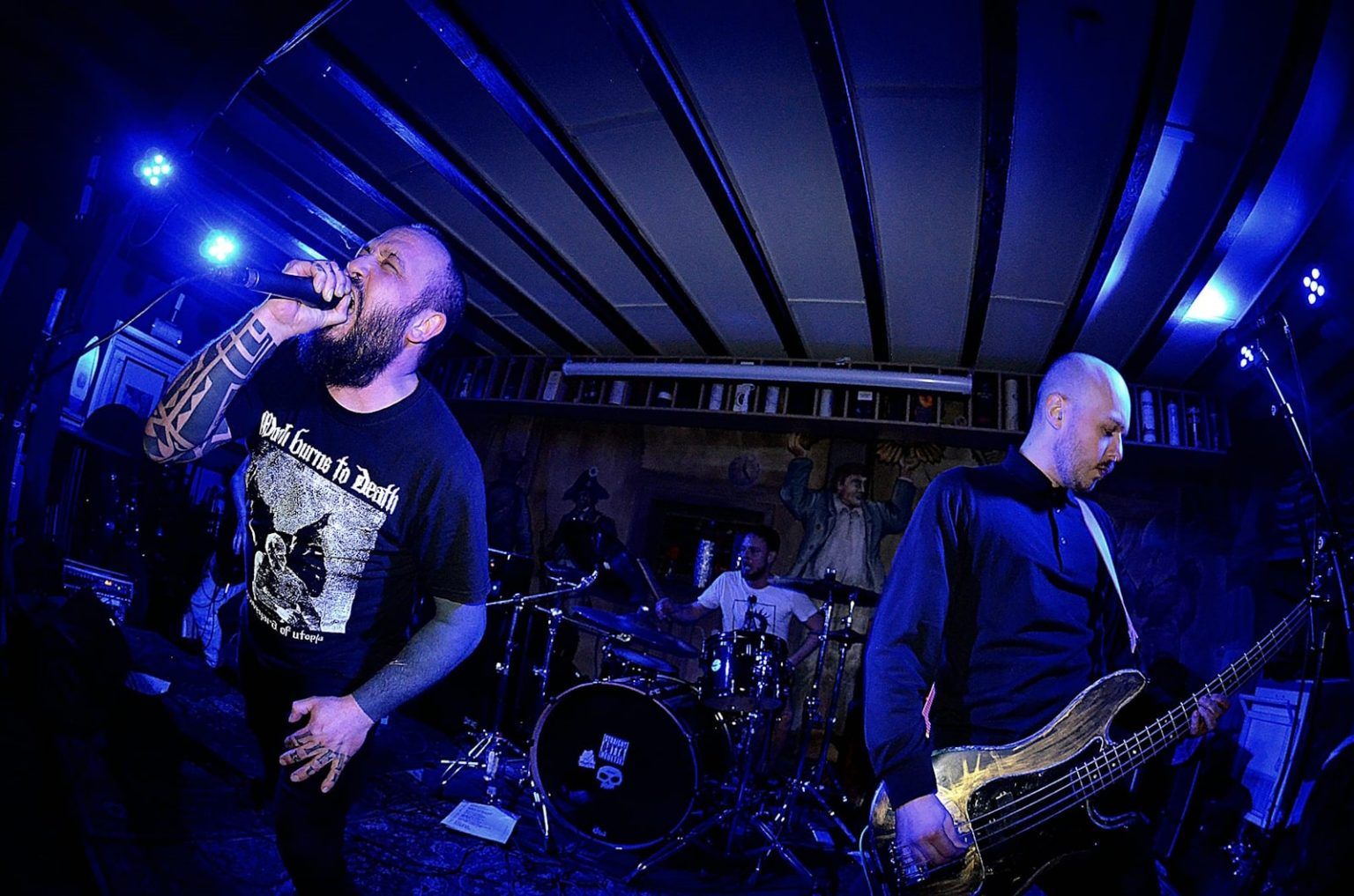 Short, fast, loud! Stay angry with powerviolence act TRAVØLTA - IDIOTEQ.com