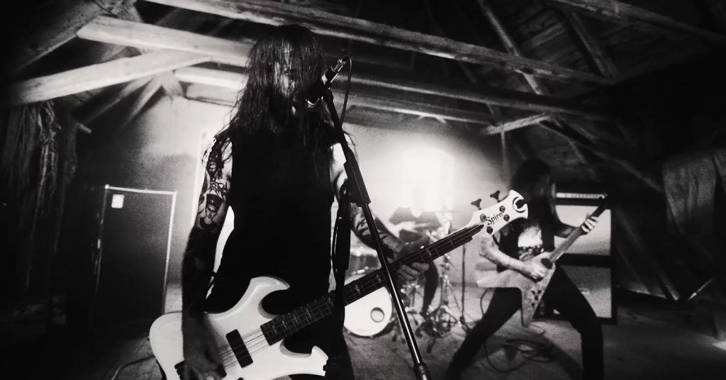 "Wanderer" - bleak hardcore metal hybrid CHAVER shares new video for ...